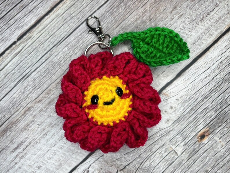 Flower Keychain / Crochet Key Chain / Amigurumi Key Ring - Etsy