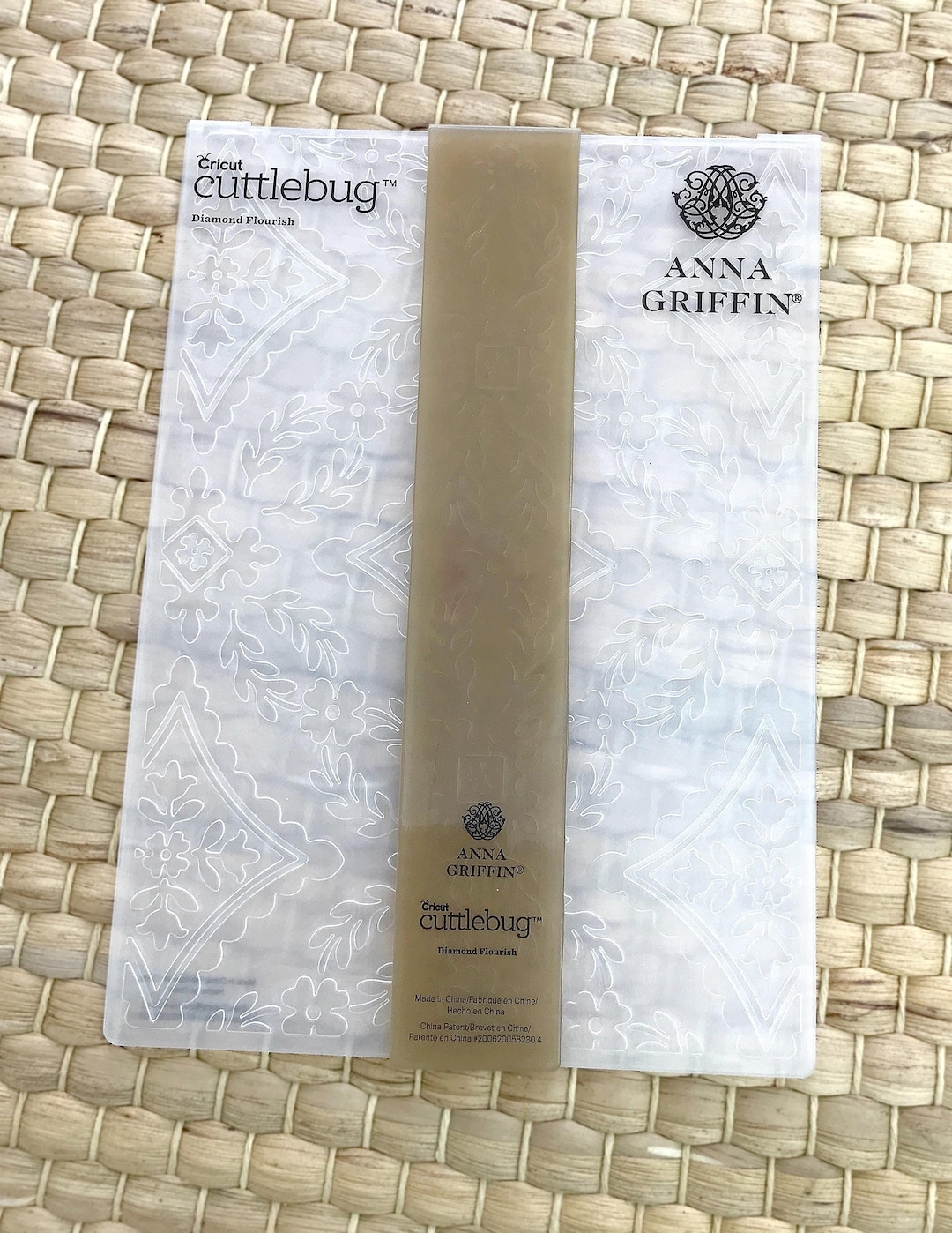 Anna Griffin Diamond Flourish Embossing Folder With Band, Craft Supply ...