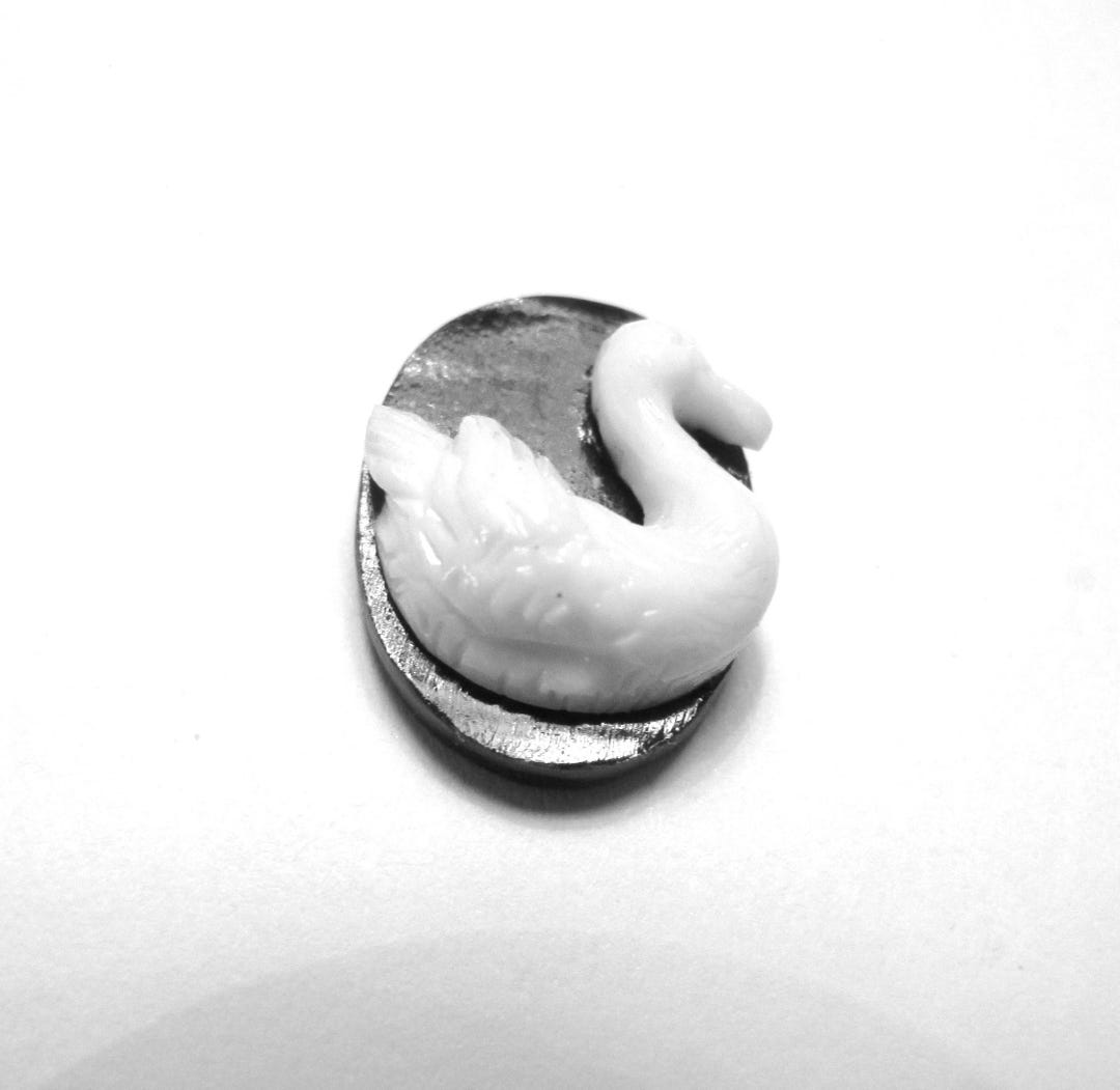 MS Carved Cow Bone and Water Buffalo Horn White Swan on Black 16mm ...