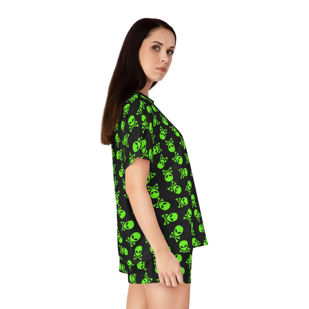 Alien Crossbones Women's Pajama Set, Space Pajamas, Sci-fi Sleepwear ...