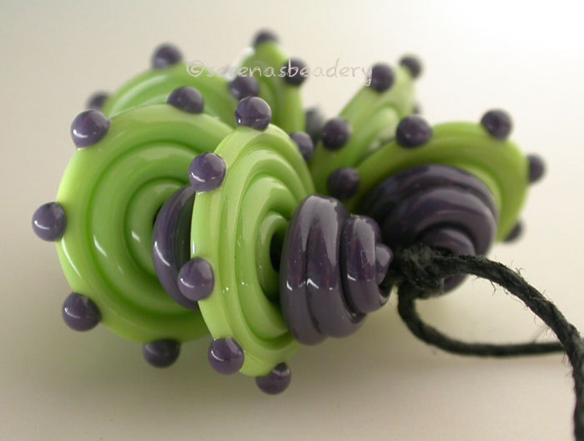 CIRCUS CLUSTER Dots Wavy Disc & Caps Bead Set Pea Green and | Etsy