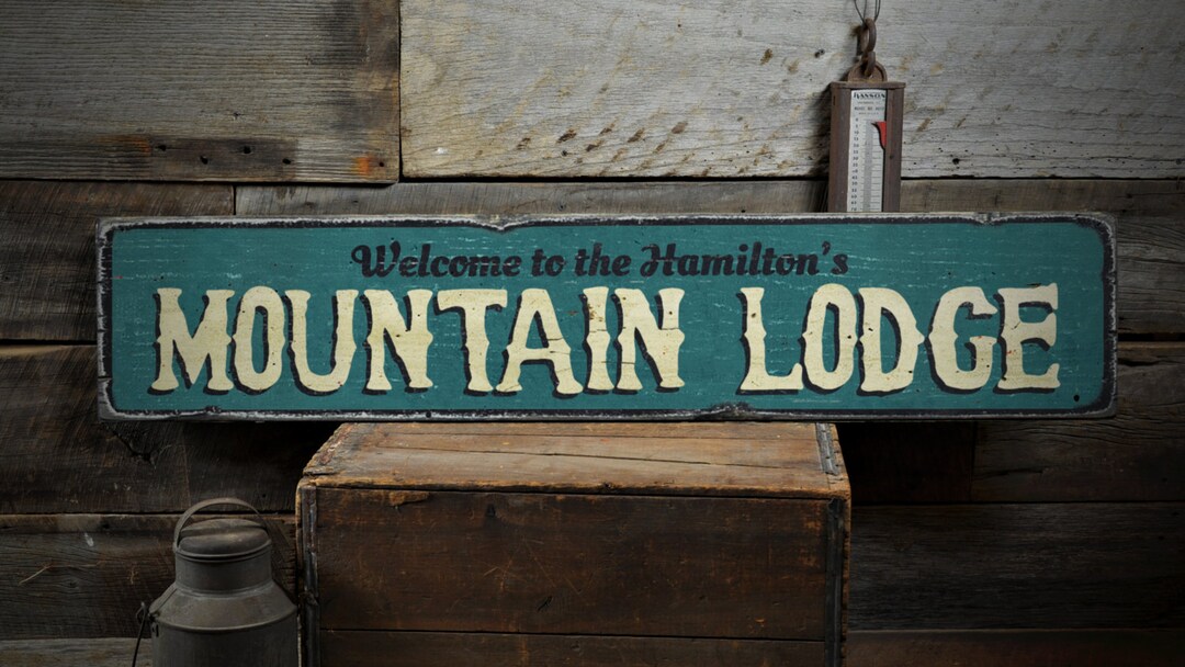 Family Mountain Lodge Wood Sign, Personalized Welcome Last Name Ski ...