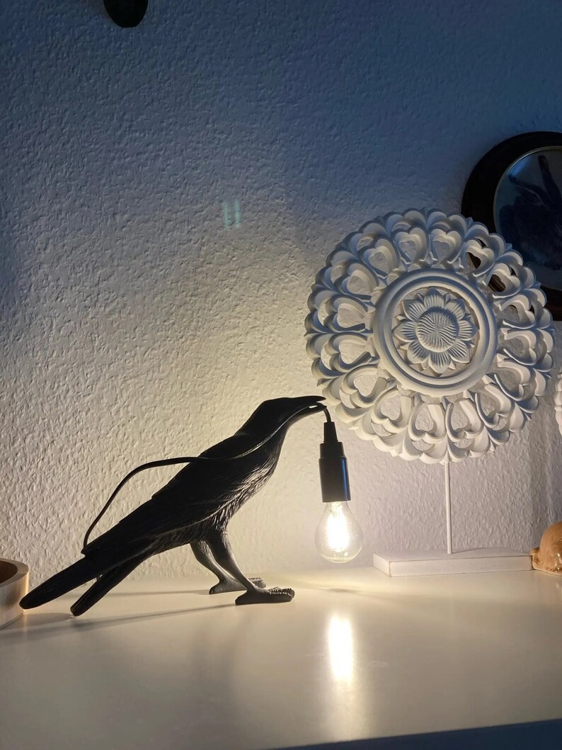 Unique Table Lamp Unique Raven-shaped Resin Lamp, Handcrafted Artistic ...