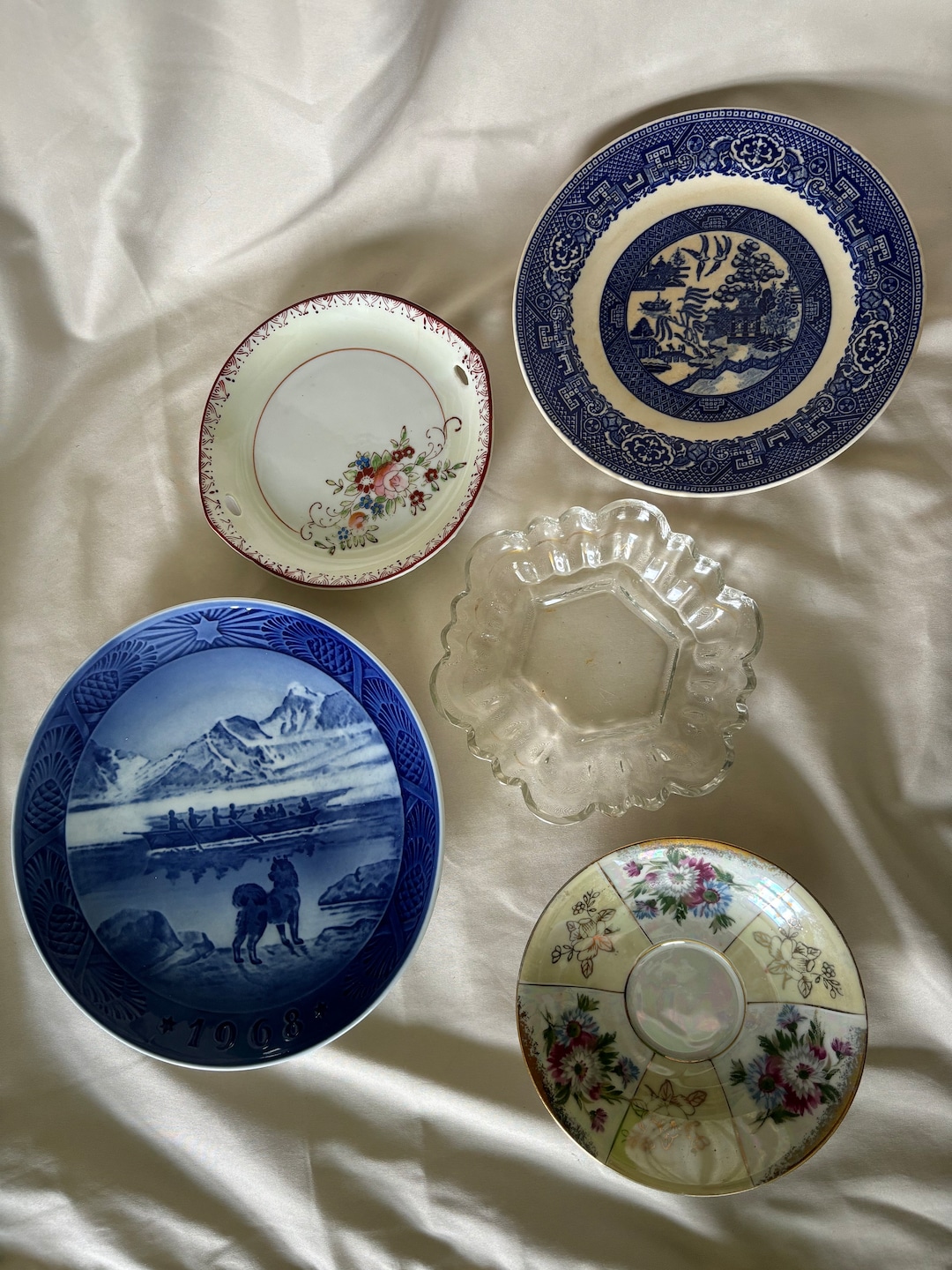 Collection of Vintage Decorative Plates - Etsy