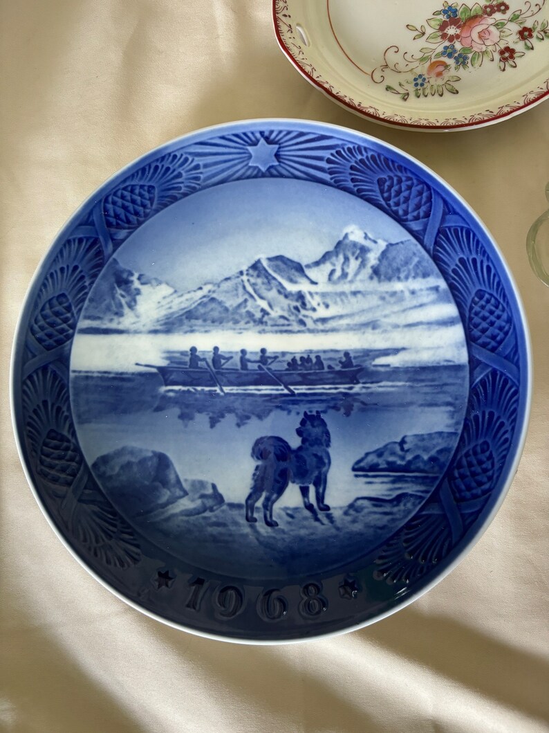 Collection of Vintage Decorative Plates - Etsy