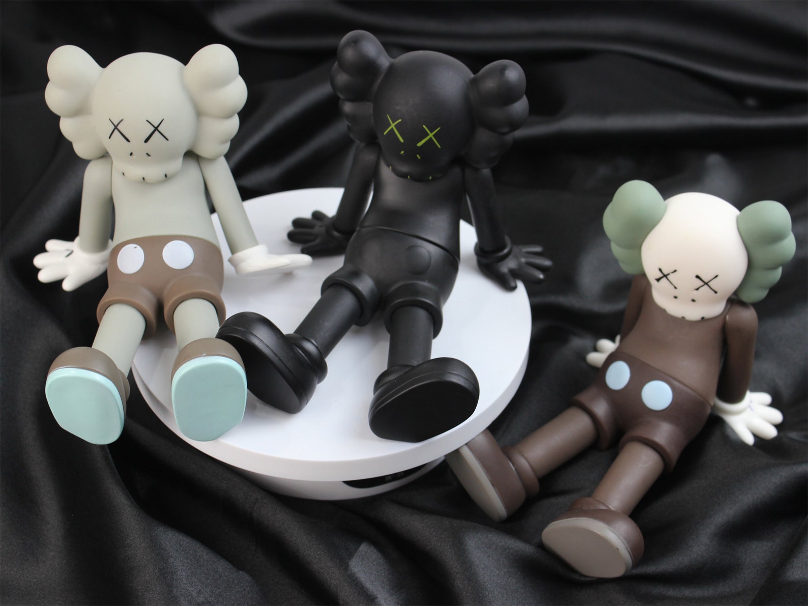 Kaws Ornaments/kaws Figurines Ornaments/desktop Ornaments/perfect Gifts ...