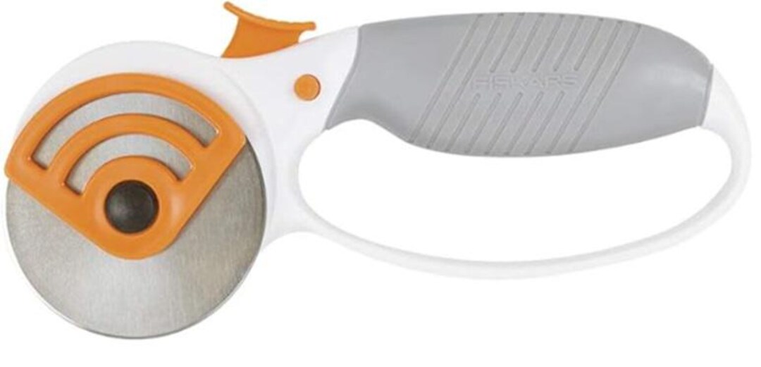 Fiskars Crafts Heavy-duty Comfort Loop Rotary Cutter 65 Mm used.blades ...
