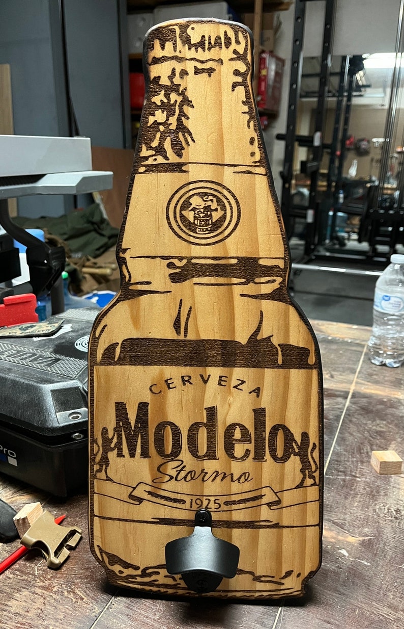 Modelo Bottle Plaque - Etsy