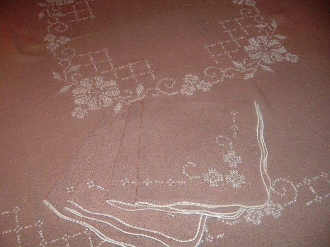 VINTAGE TABLECLOTH SET Swiss Chocolate Brown Cream Crosstitch Fringed ...
