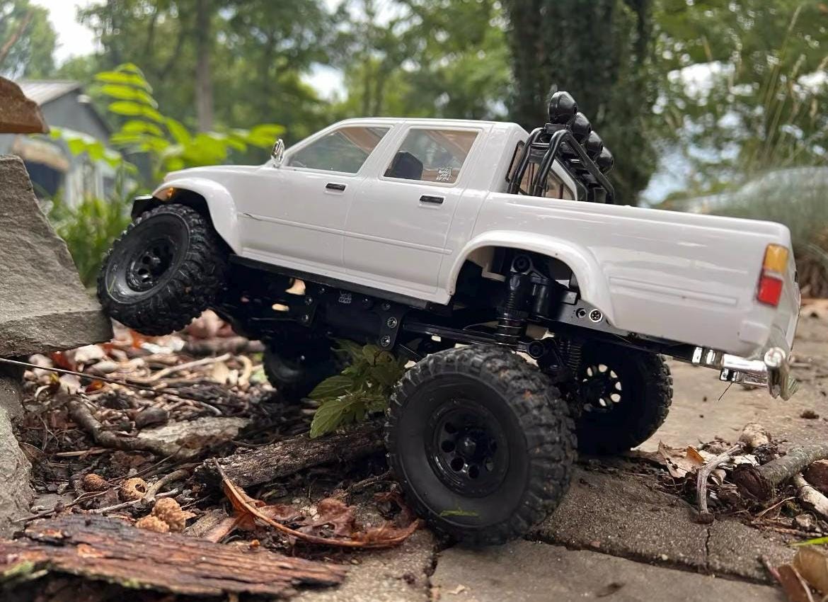 NEW - DEFENDER RC Car Crawler Full Scale 1/16 Mode Powerful 4WD ...
