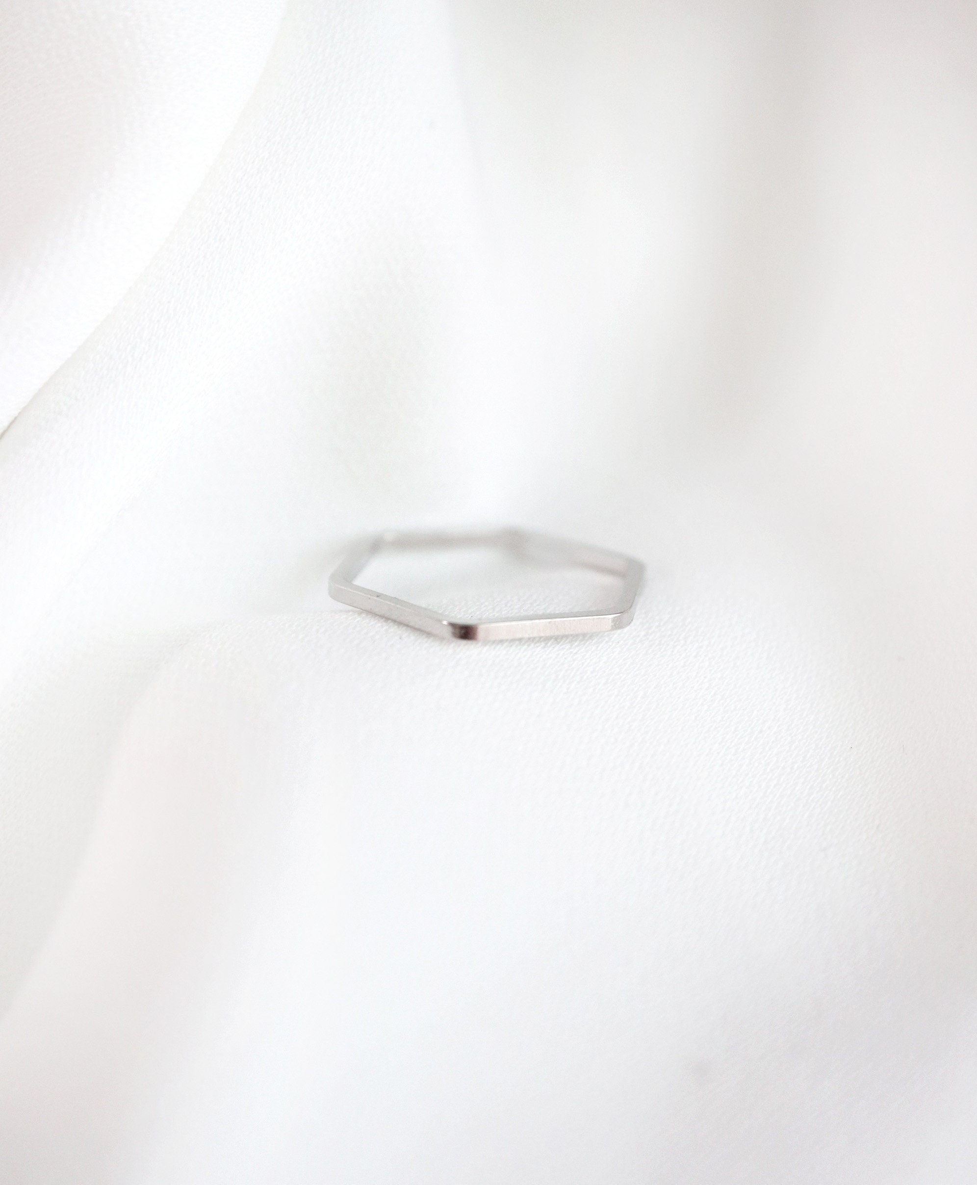 Hexagon Stacking Rings // Silver or Gold Filled . Thin Honeycomb Ring ...