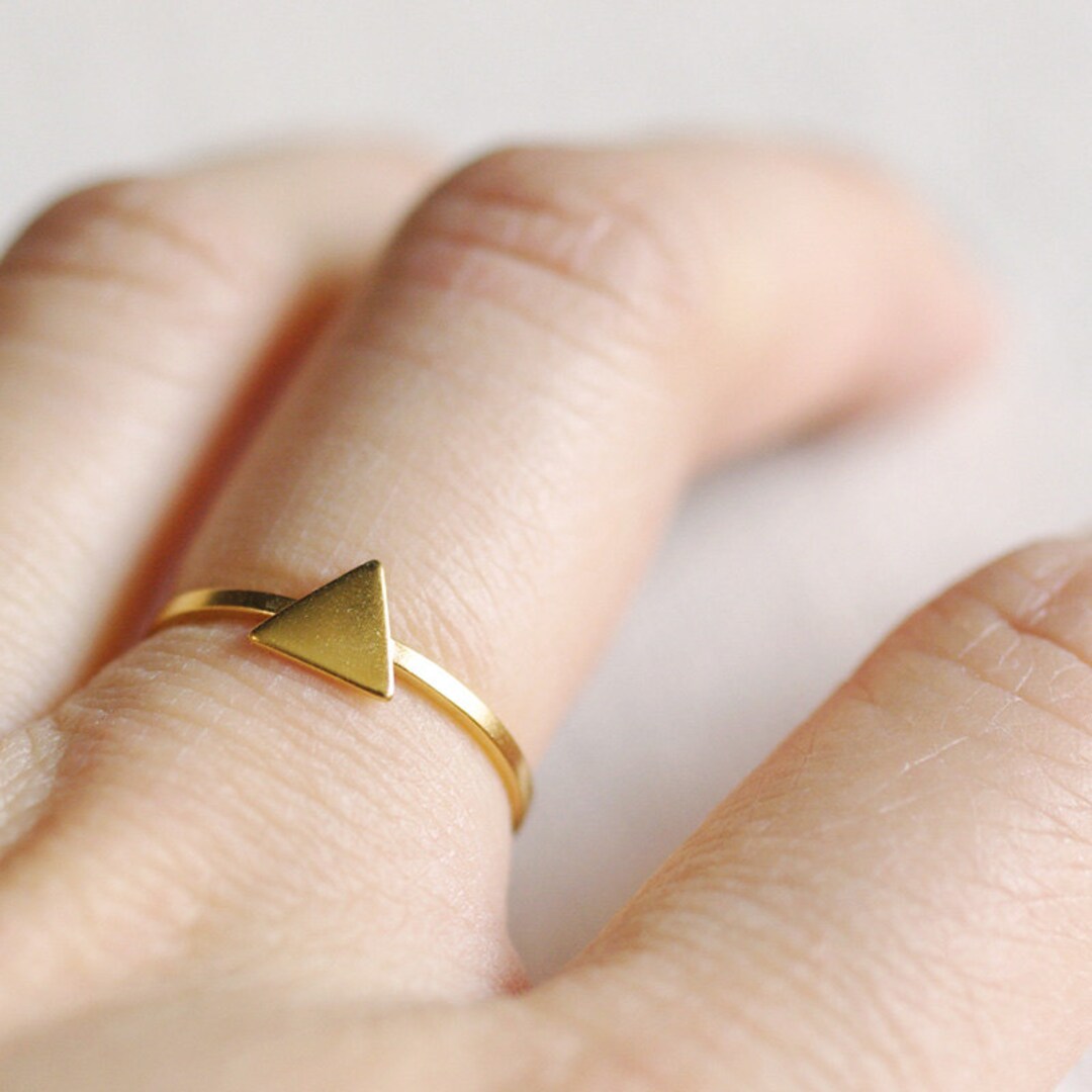 Simple Triangle Ring // Silver or Gold Filled . Triangle Stacking Ring ...