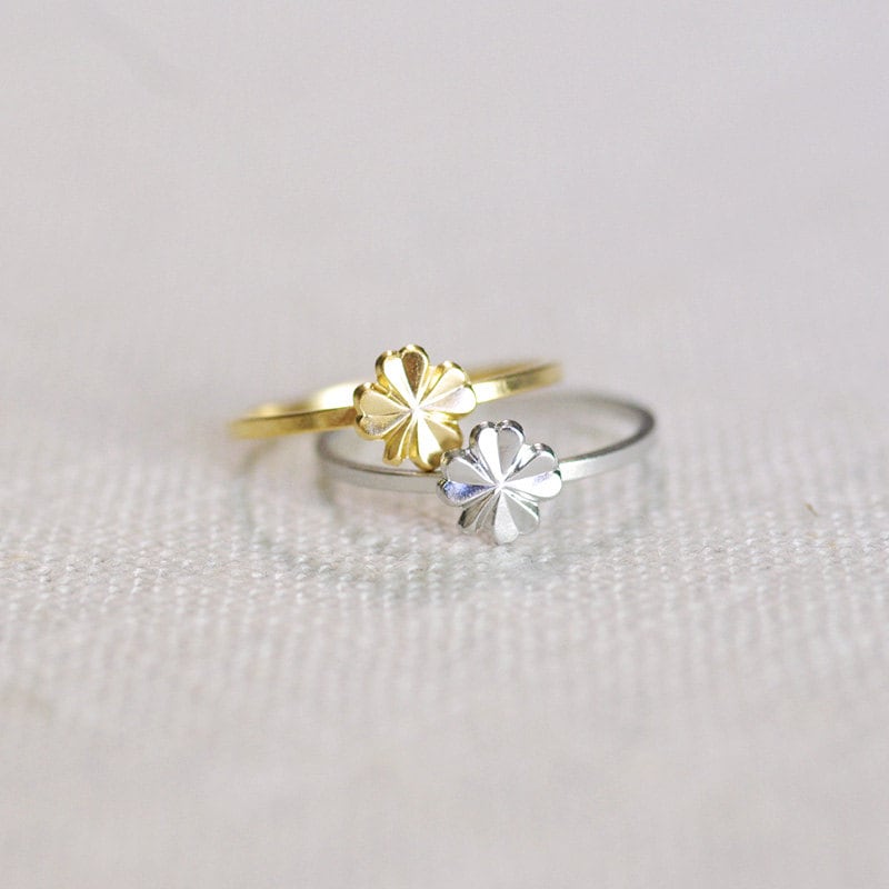 Four Leaf Clover Ring // Silver or Gold Filled . 4 Leaf Clover | Etsy