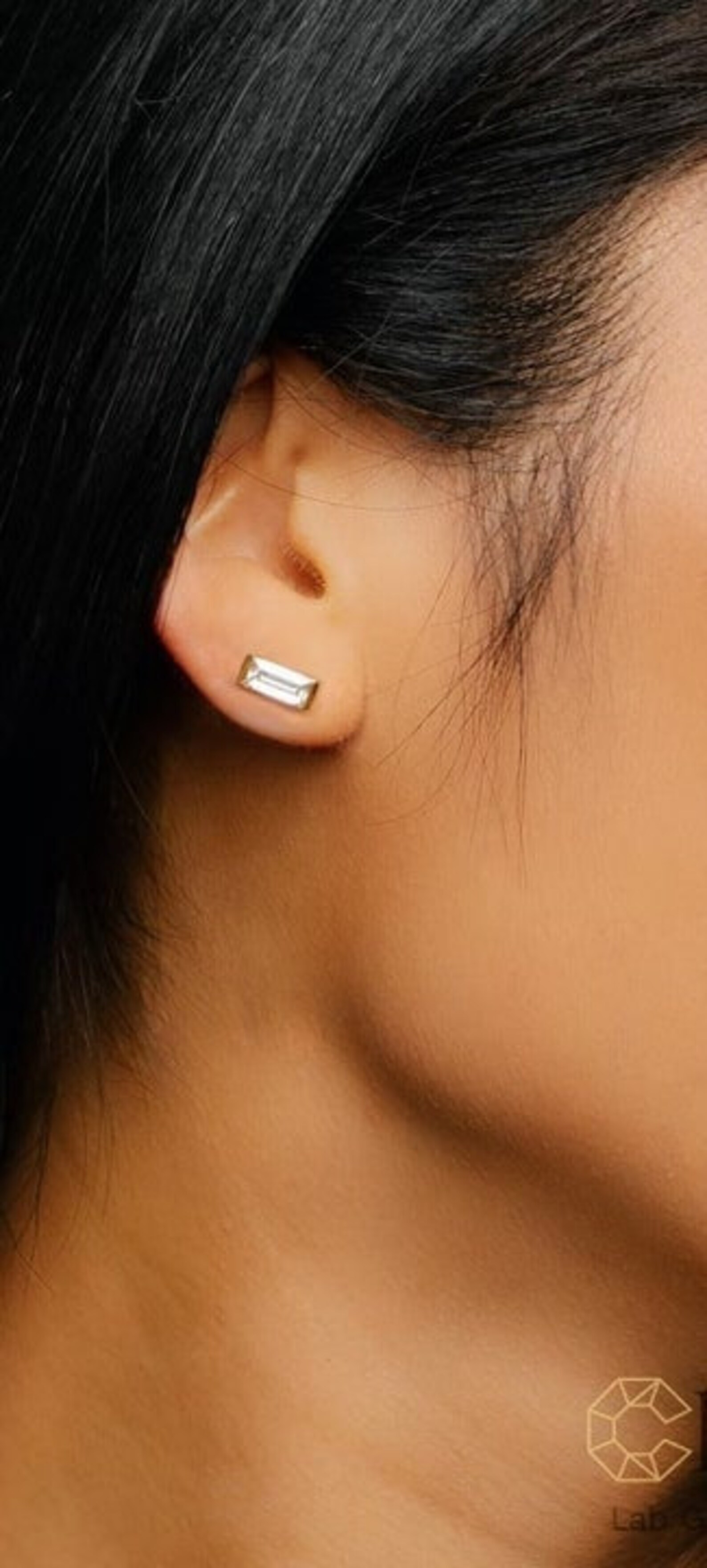 Flaunting the Sleek Baguette Cut Moissanite Diamond Knife Edge Semi ...