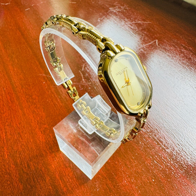 Women Gold Watch Vintage Style Watch Jewelry Watch Oval Watch Cocktail ...