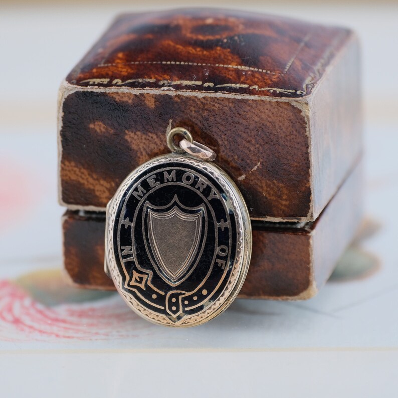 In Memory Of" Antique Gold Back & Front Locket Pendant, Victorian, 9ct ...