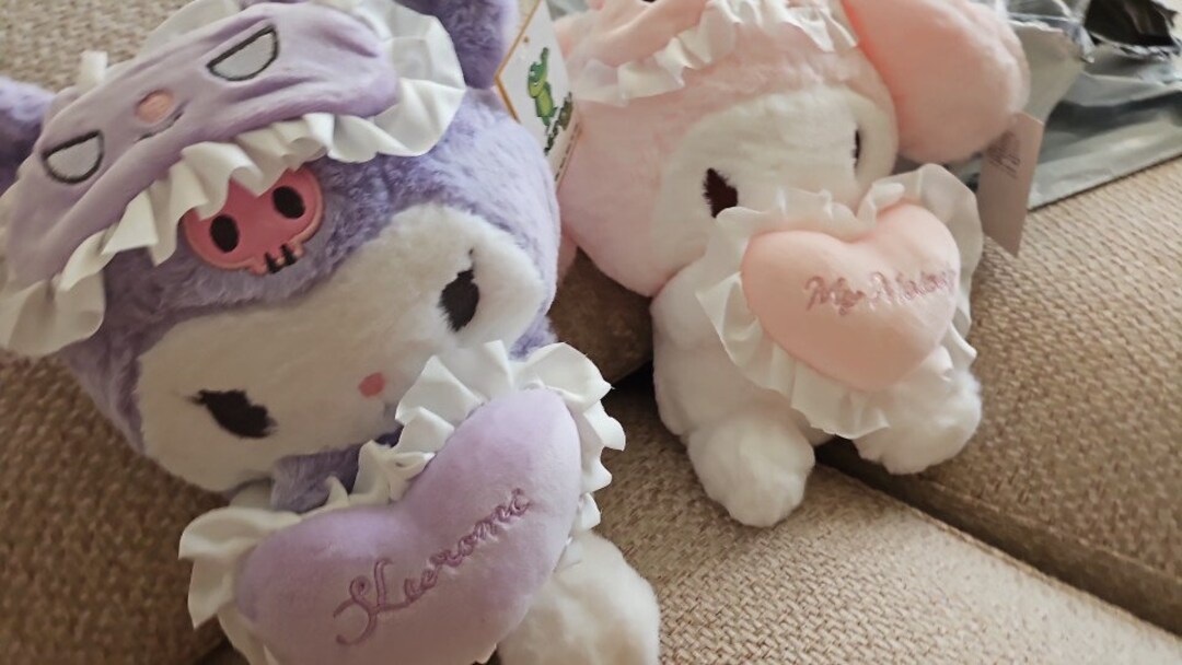 25cm Cute Heart Hugging Kuromi Plush Toy Sanrio Melody Doll Kawaii ...