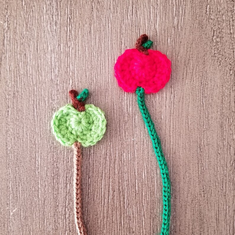 Apple Bookmark Crochet Pattern PDF Download - Etsy