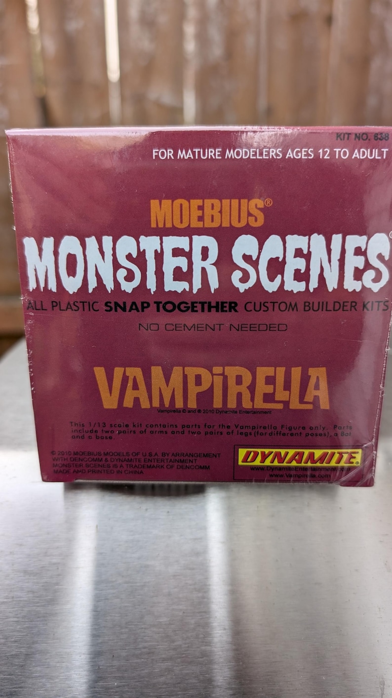 Moebius Model Kit 1/13 Scale Monster Scenes Vampirella . Factory Sealed ...