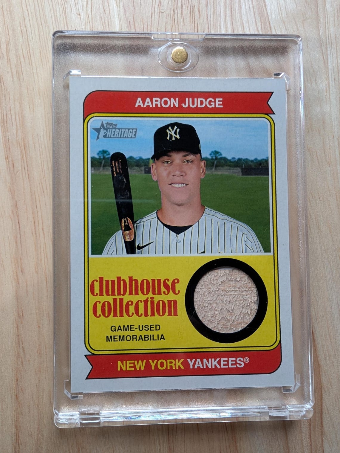 Aaron Judge Topps Heritage Clubhouse Collection Relic Card Contains a ...