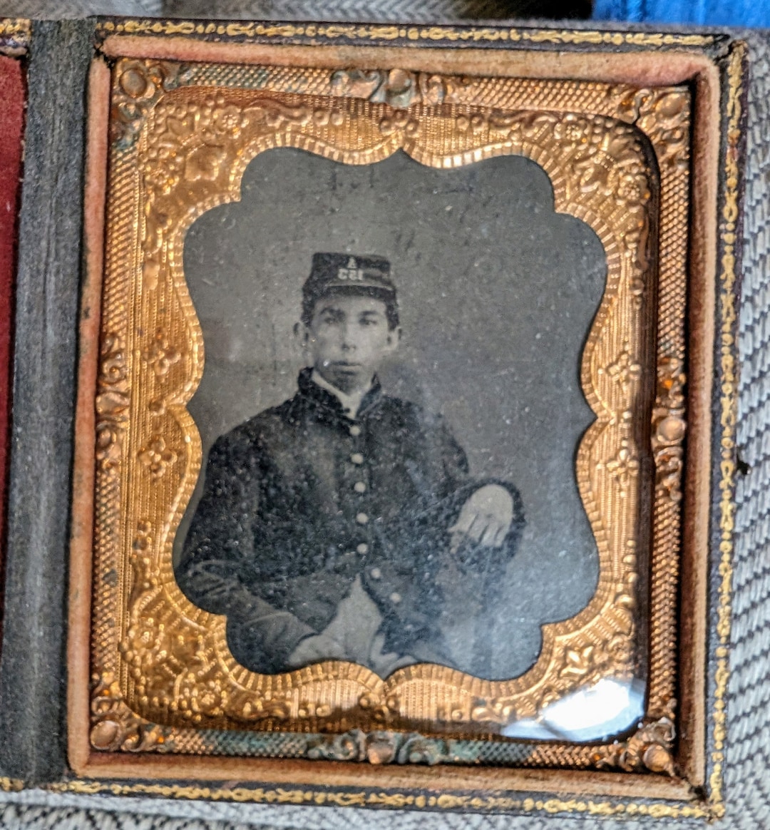 Antique Civil War Tintype Photo of a Union Soldier in Uniform Cap Has ...