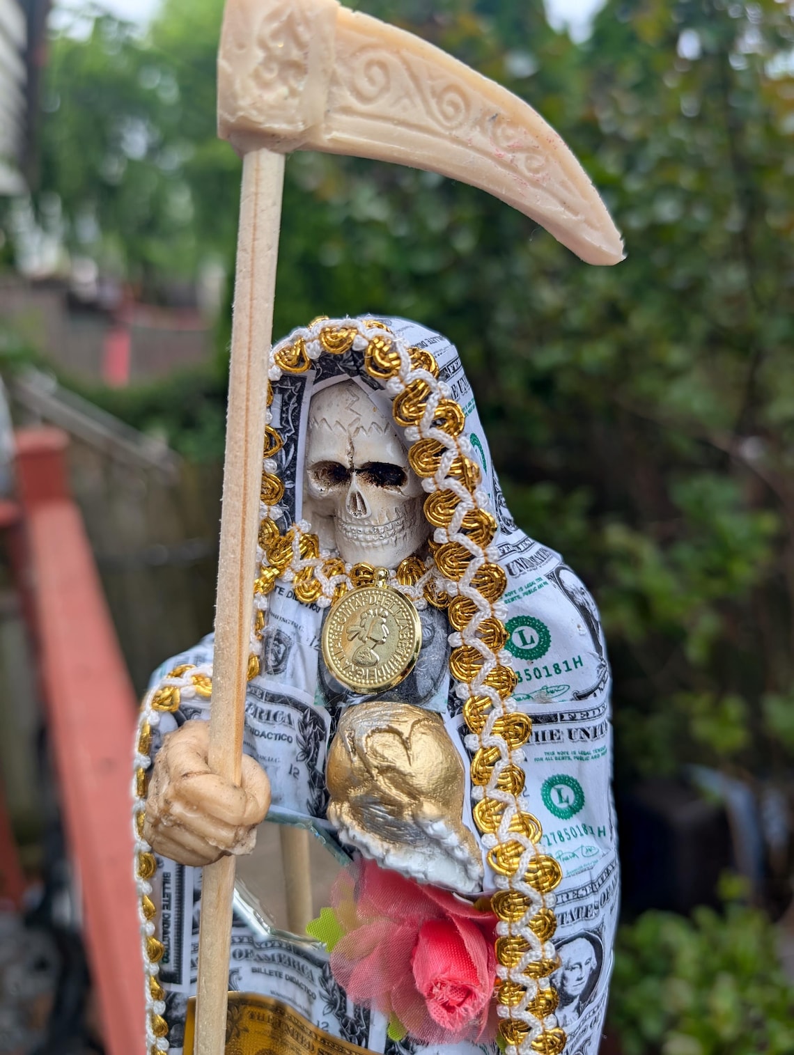 Santeria Vodou Curanderismo Santa Muerte in American Dollars Robe Altar ...