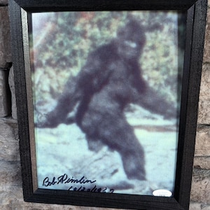 Autographed Robert Bob Gimlin Patterson Gimlin Film . 8x10 Inch Framed ...