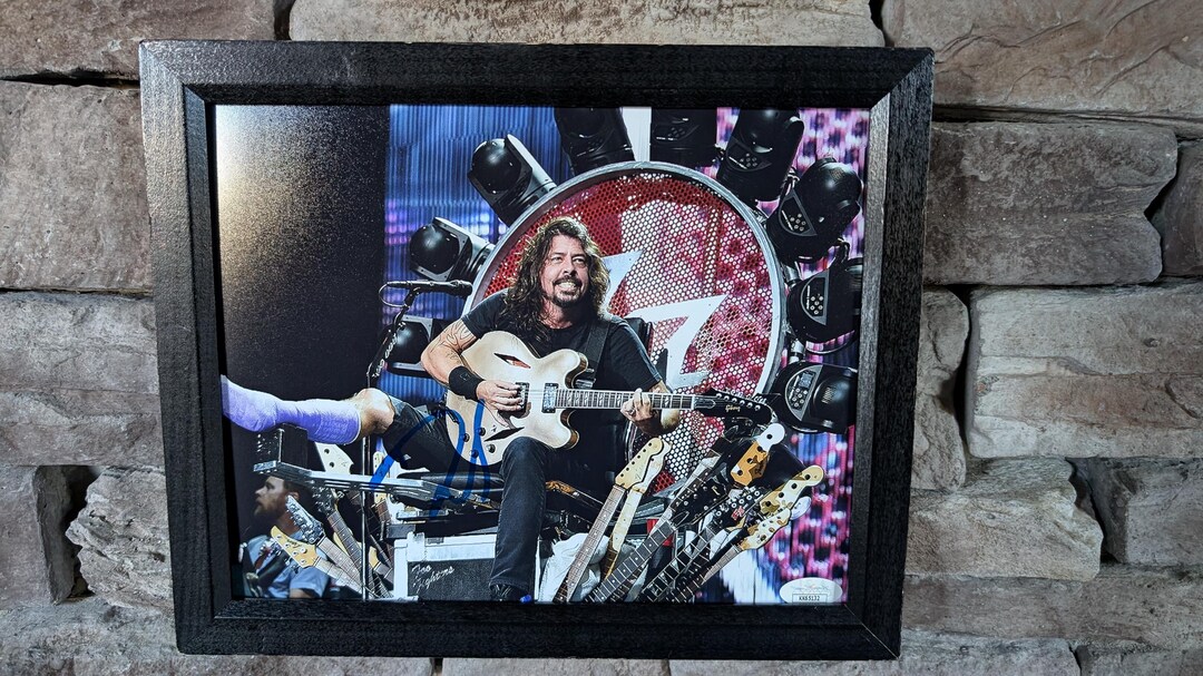 Autographed Dave Grohl Foo Fighters Nirvana 8x10 Inch Framed Photo With ...