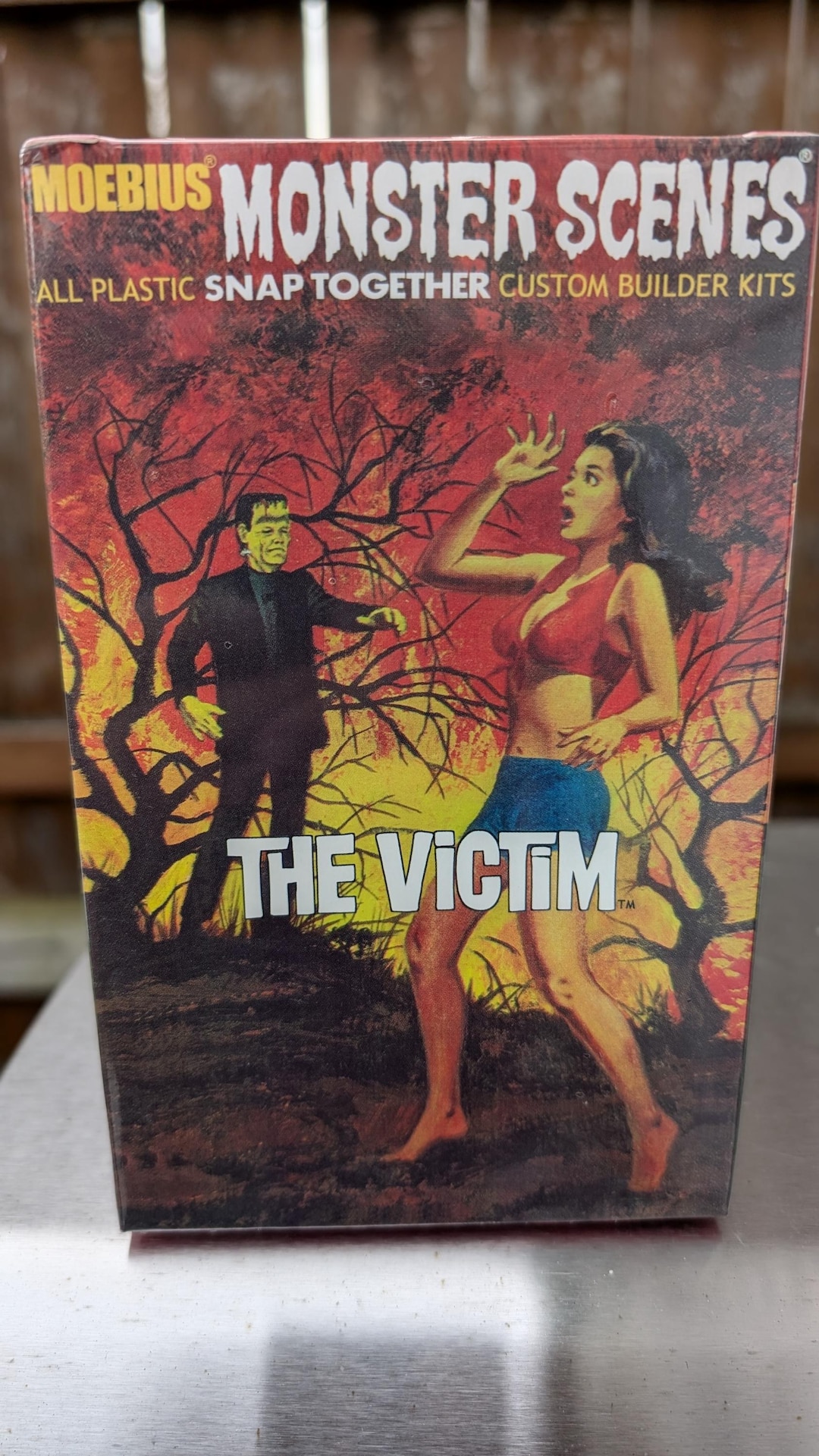 Moebius Model Kit 1/13 Scale Monster Scenes the Victim Pre Painted Store Display Model. Factory ...