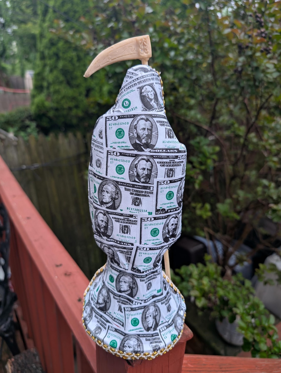 Santeria Vodou Curanderismo Santa Muerte in American Dollars Robe Altar ...