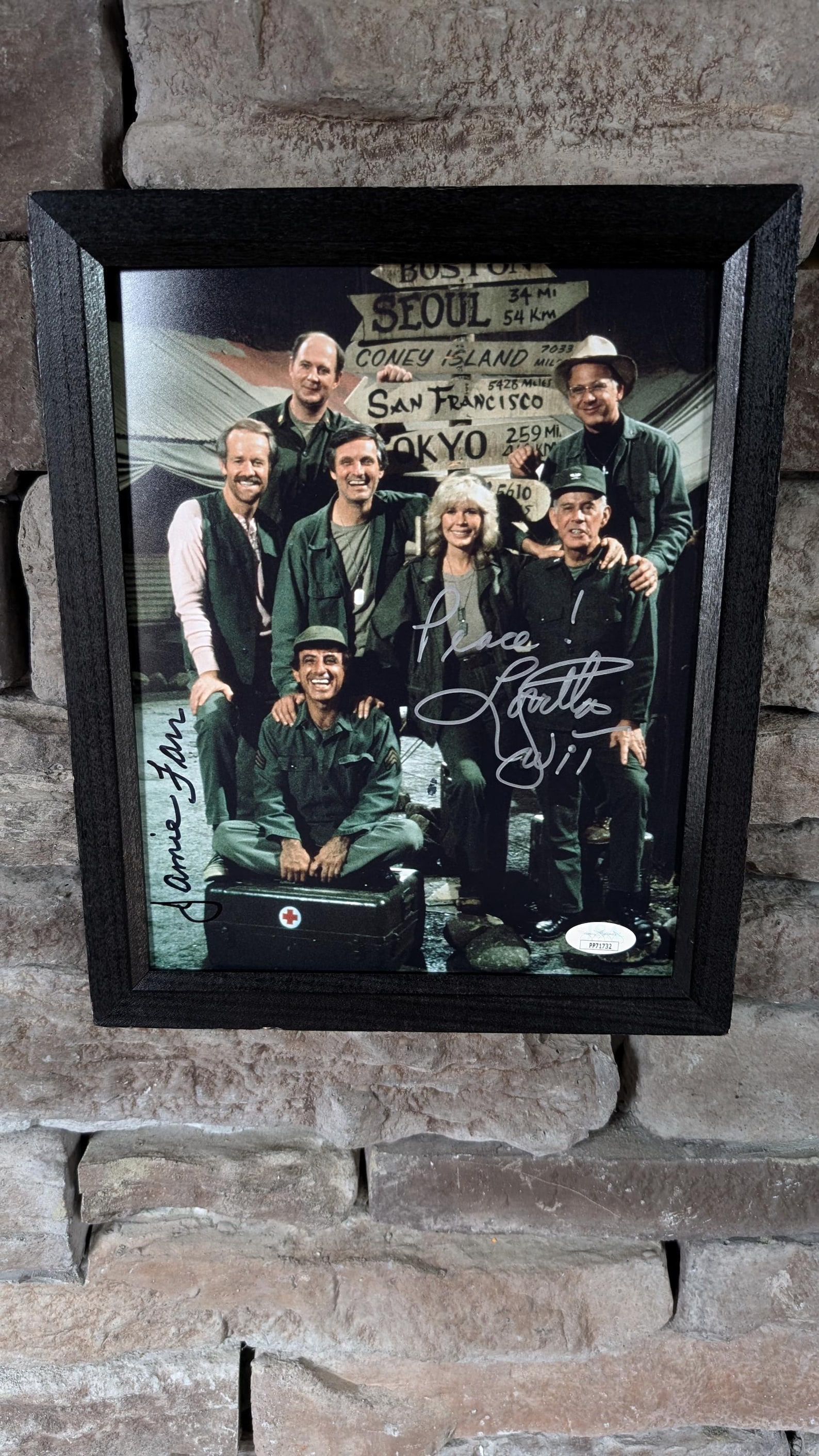 Autographed Jamie Farr Maxwell Klinger and Loretta Swit Major Houlihan ...