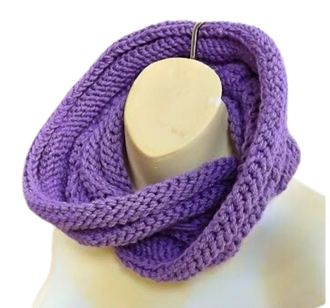 Cozy Mobius Infinity Scarf Pattern for Winter Easy Knit Textured Loop ...