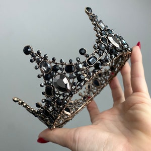 Little Black Crown, Small Black Crown, Black Crown, Dark Crown, Dark ...