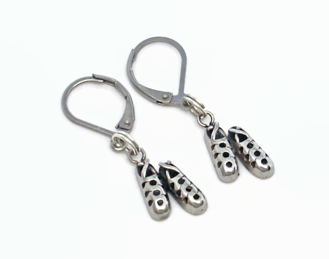 Wee Ghillie Dangle Style Earrings Irish or Highland Dance Shoes Light ...