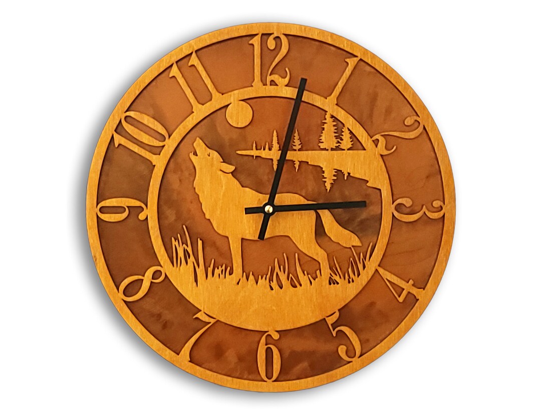 Tableau Wolf Clock, Wood Face Mounted on Rusted Steel Back - Etsy