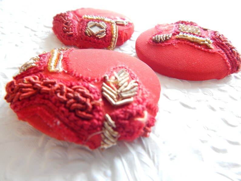 2 RED Floral Embroidered Fabric Buttons, Make a Ring, Create a Pendant ...