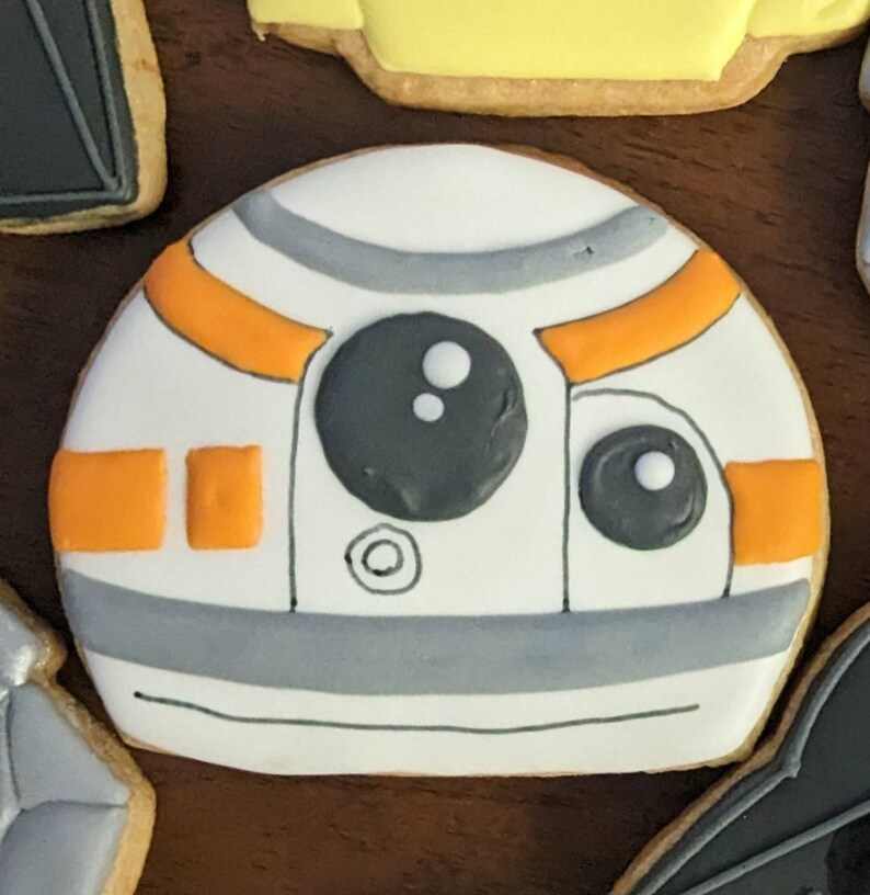 Star Characters Sugar Cookies, Chewbacca, R2D2, C3PO, Darth Vader, BB8 ...