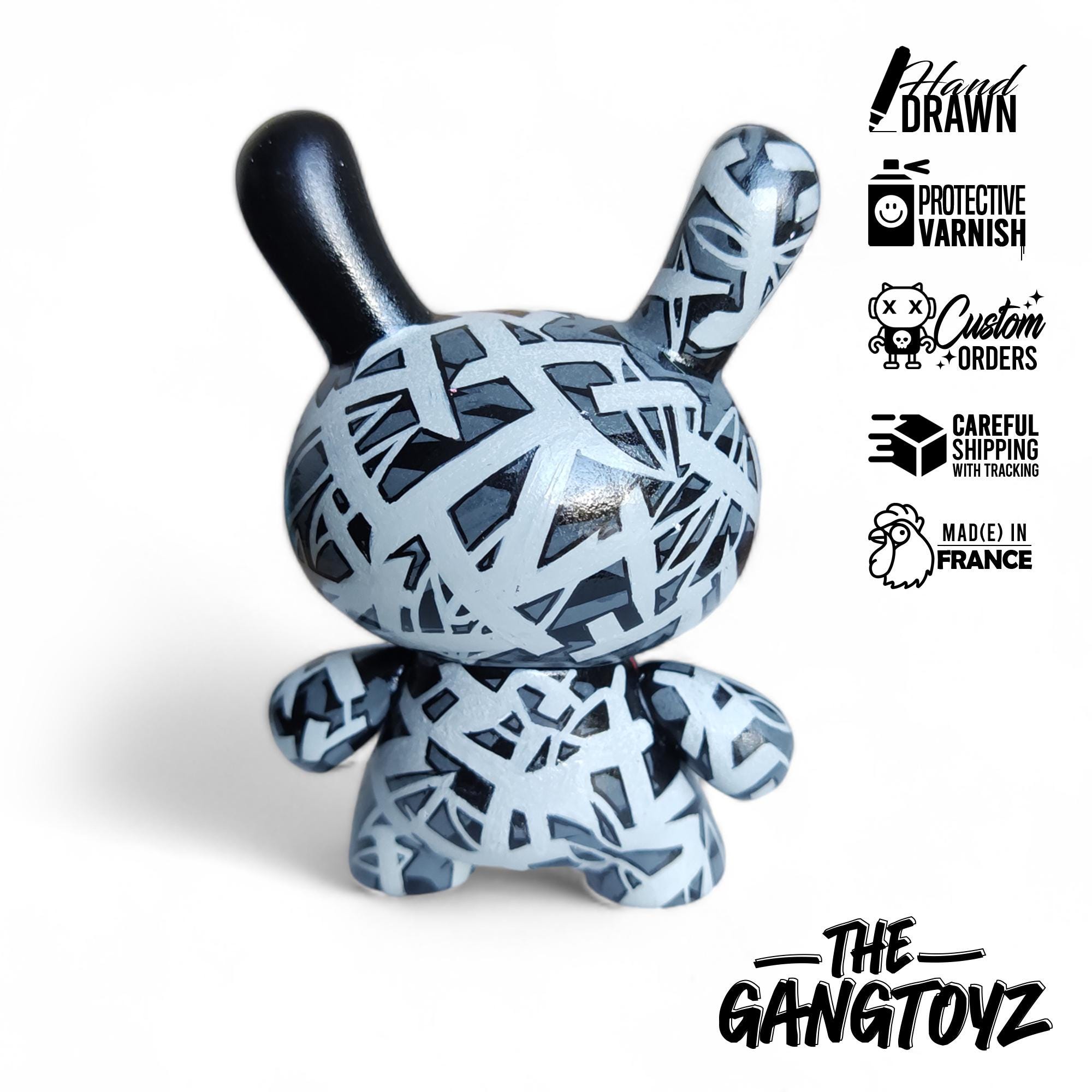 Gangtoyz® Custom urban Meanders / Acrylic on Designer Toy Dunny 3 ...