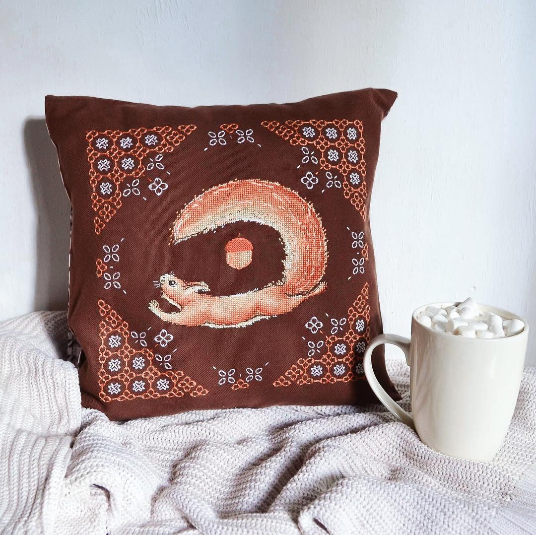 Forest Fiery Squirrel With Acorn Cross Stitch Pattern - DIY Embroidery ...