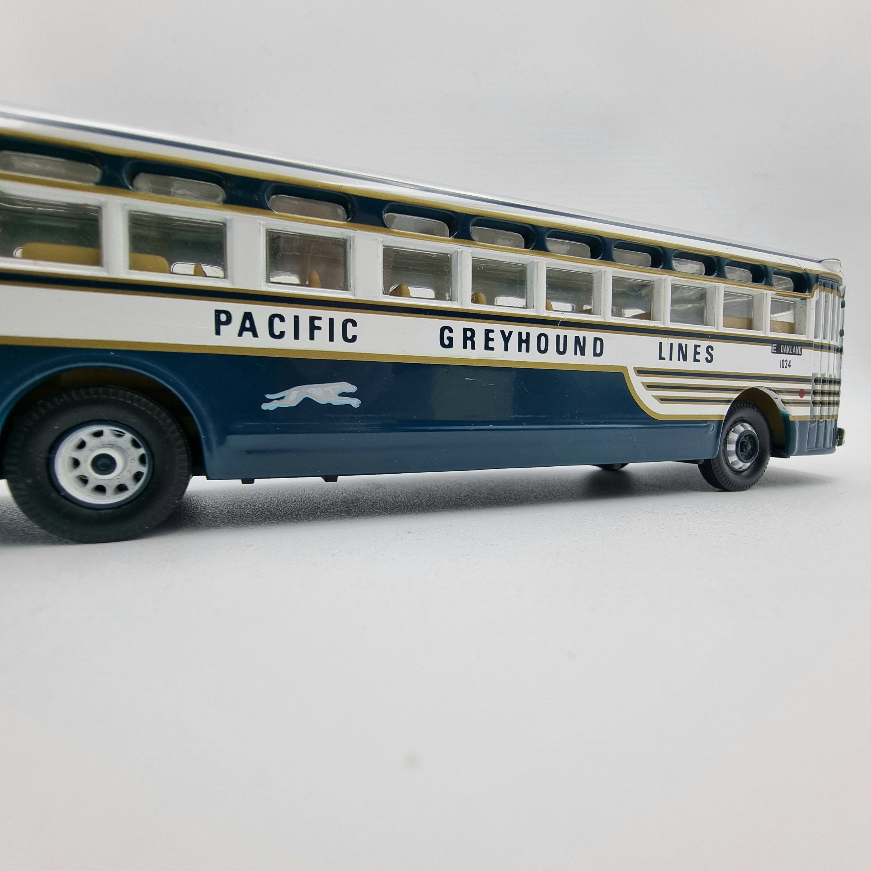 Corgi Classics Pacific Greyhound Lines Coach TD 4502, 98600, Yellow ...