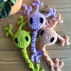 Neuron Plushie | Handmade Crochet Amigurumi | Brain Cell Keychain ...