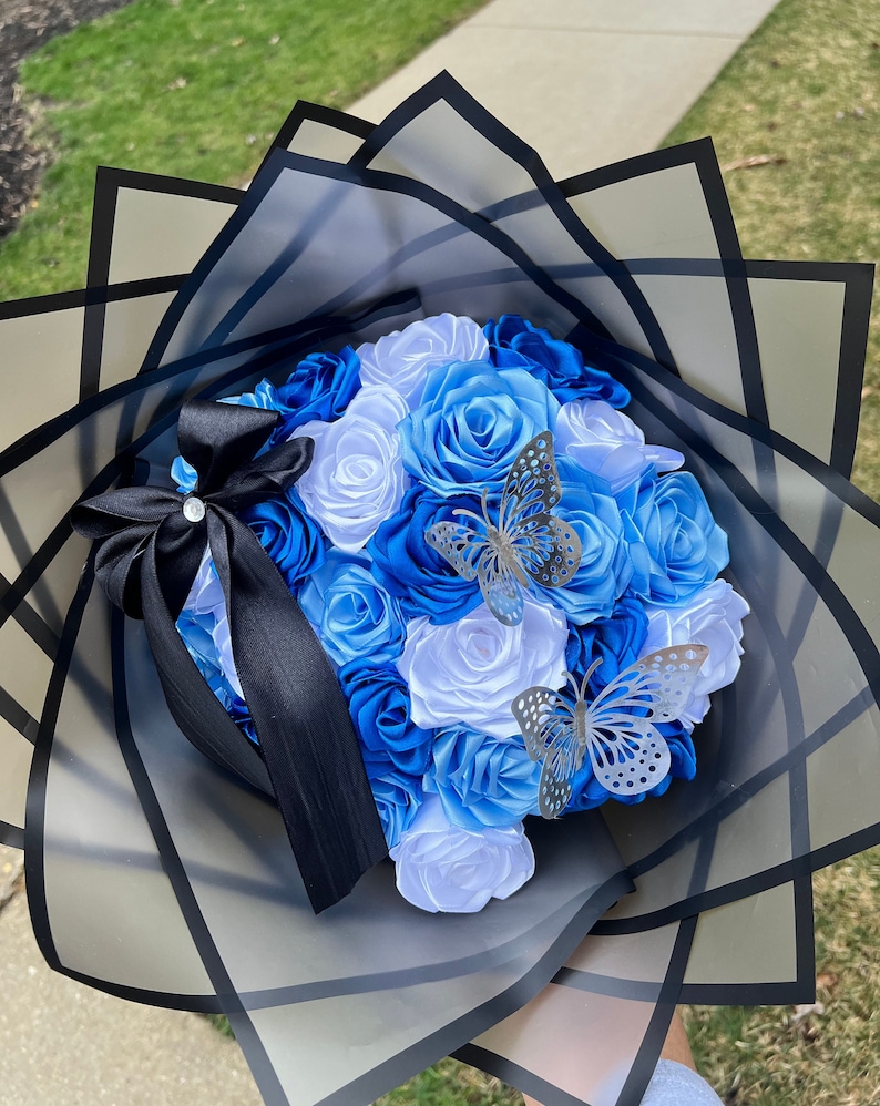 24 Count Blue Ribbon Rose Bouquet - Etsy