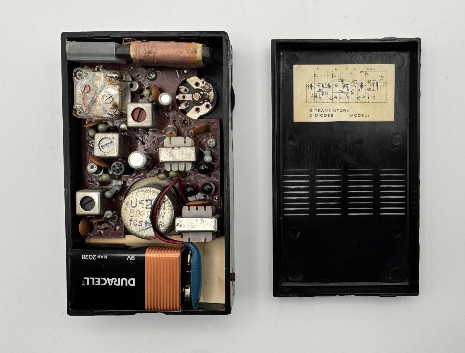 Vintage 1964 - Browni 7 Solid State 702 AM Transistor Radio (60 Years ...