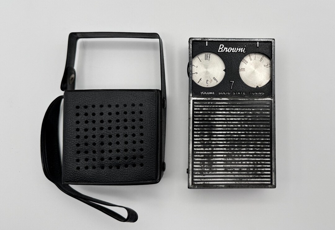 Vintage 1964 - Browni 7 Solid State 702 AM Transistor Radio (60 Years ...