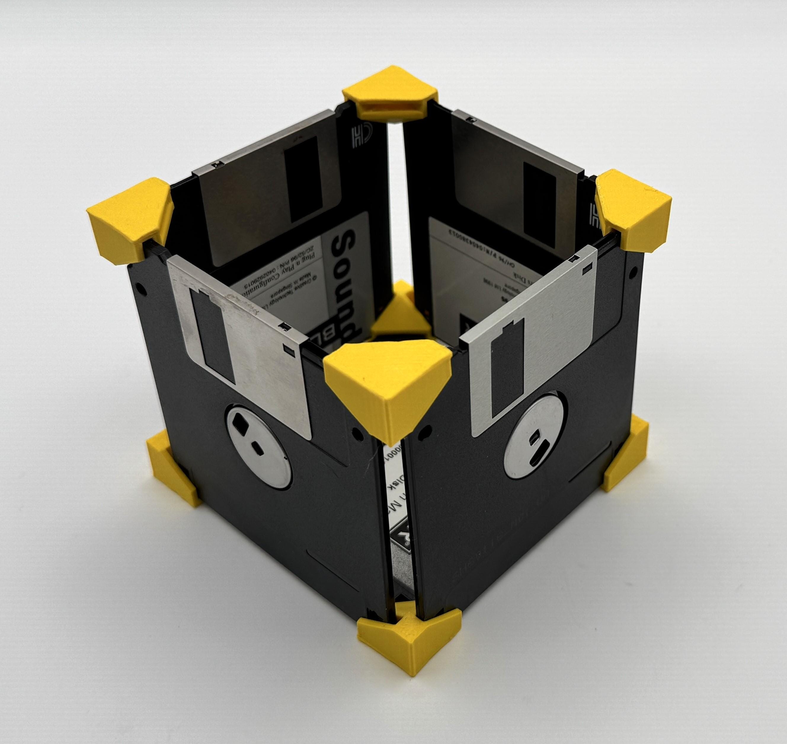 DIY Floppy Disk Pencil Holder - No Tools / No Drilling Required - 5 ...