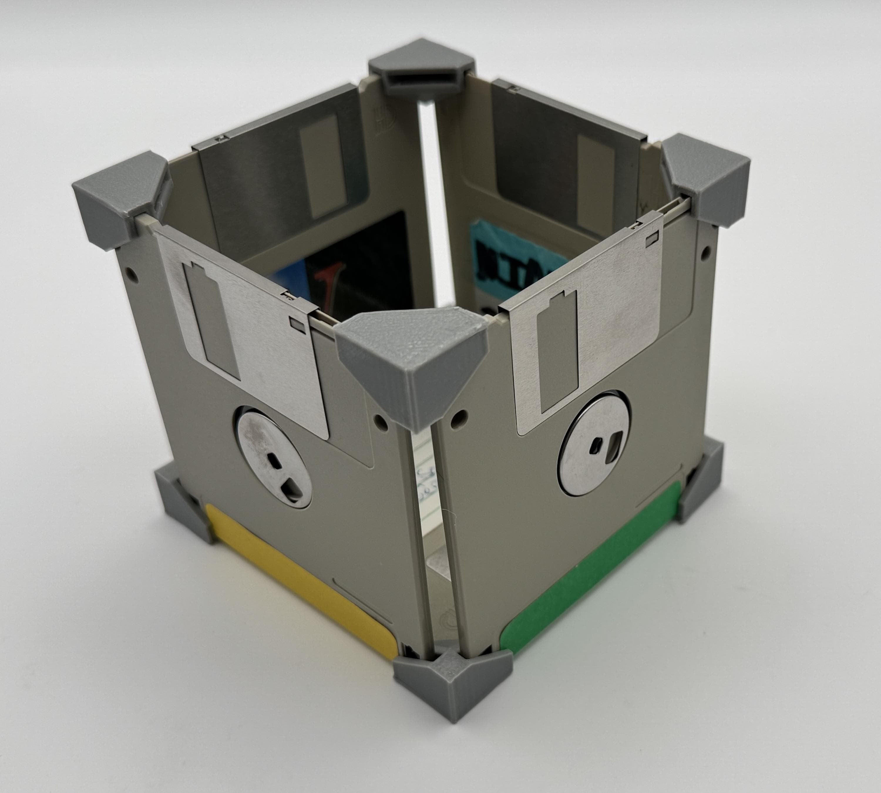 DIY Floppy Disk Pencil Holder - No Tools / No Drilling Required - 5 ...
