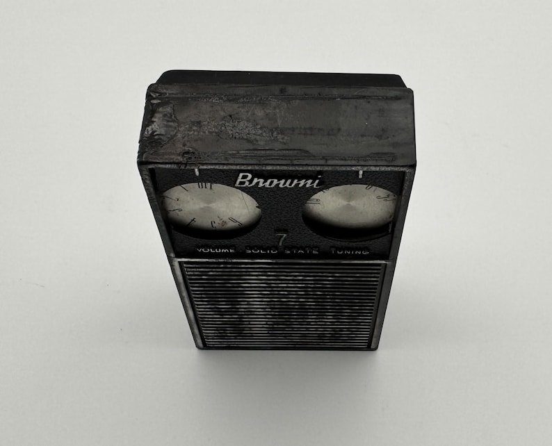 Vintage 1964 - Browni 7 Solid State 702 AM Transistor Radio (60 Years ...