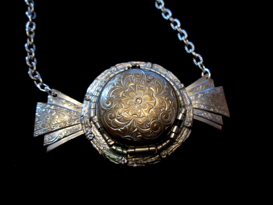 Neck Candy, Vintage 4 Picture Locket Necklace, Silver Bow Locket - Etsy