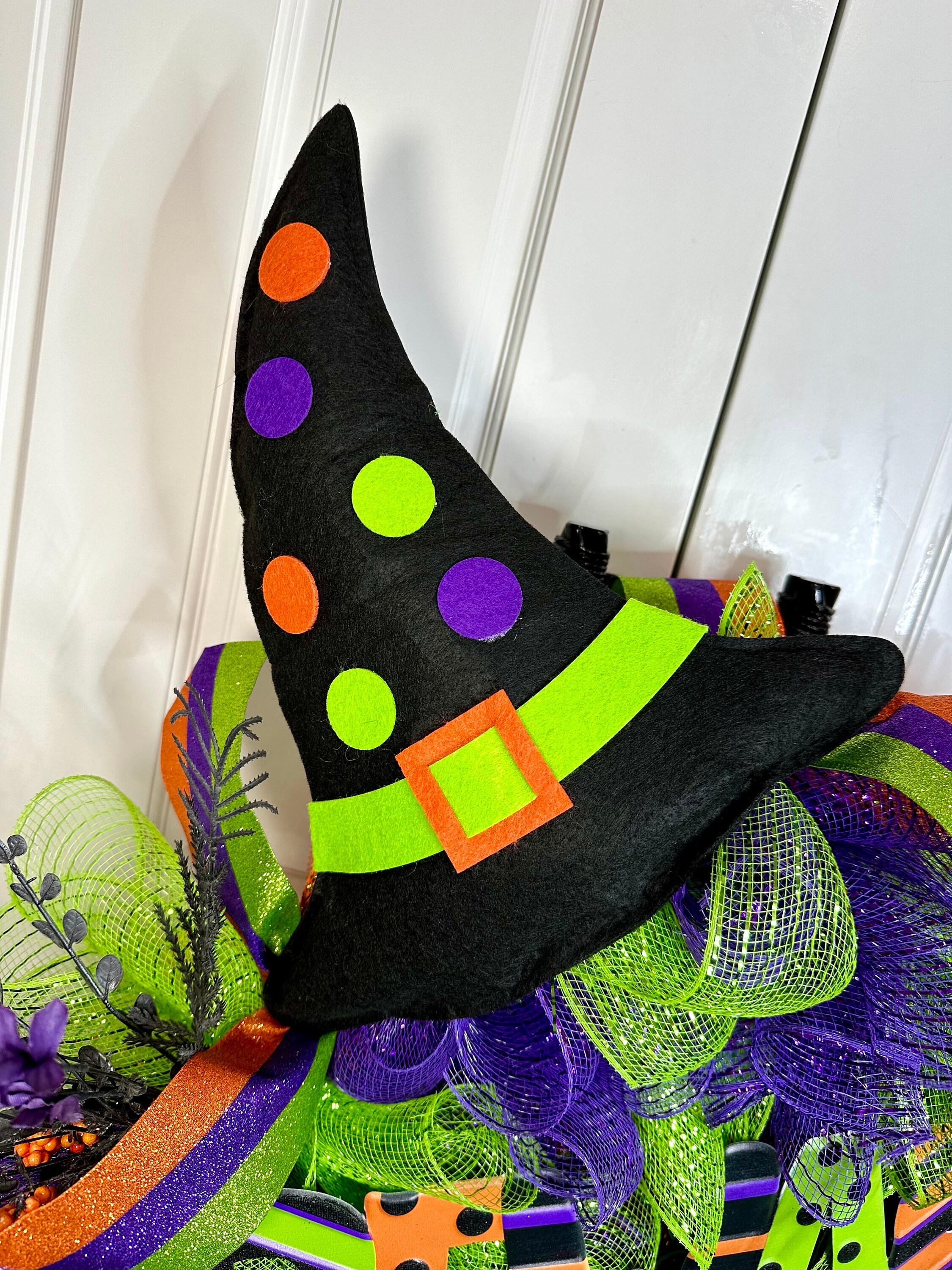 Whimsical Witch Hat Halloween Deco Mesh Wreath Spooky Beware Door Decor ...