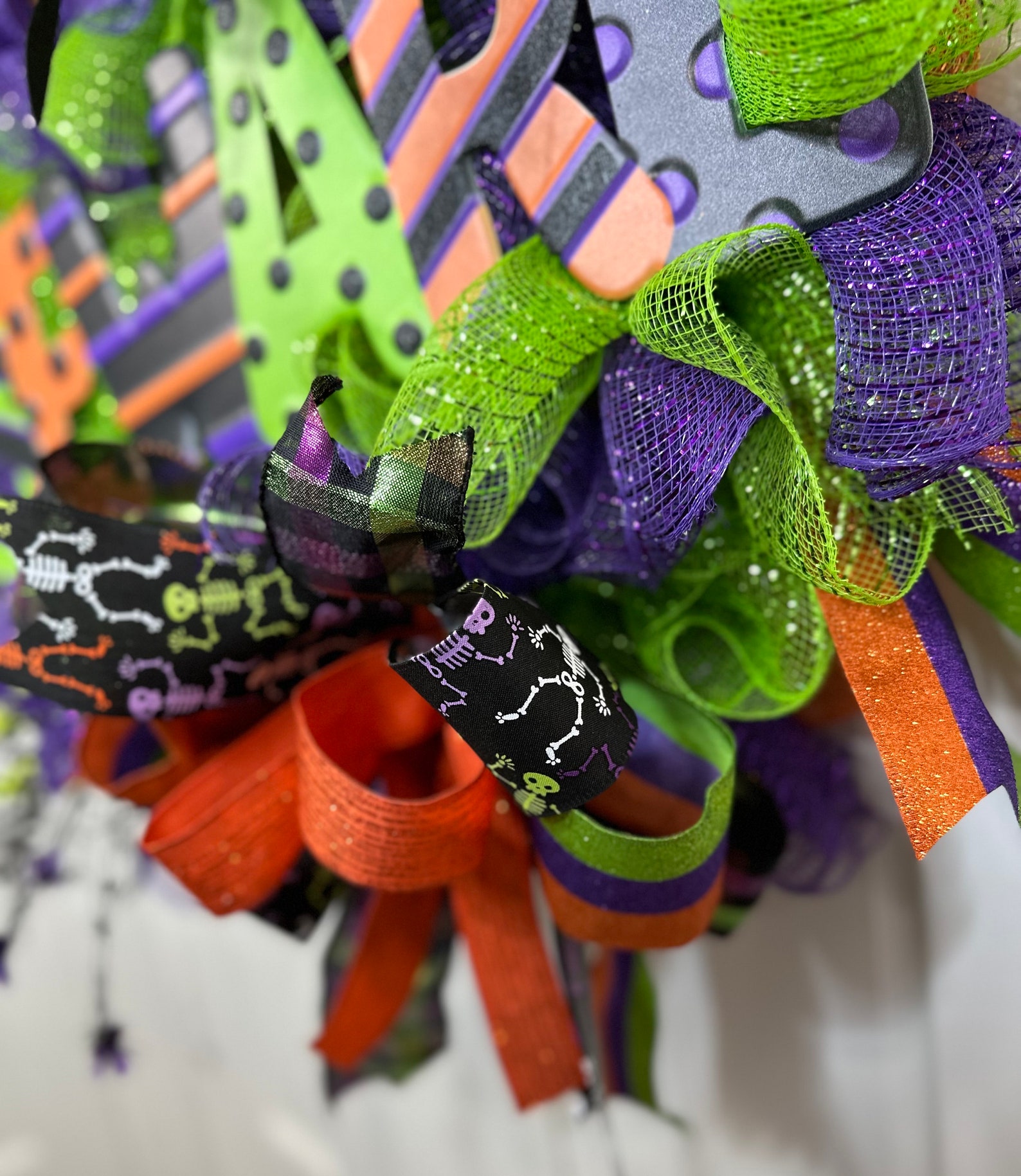 Whimsical Witch Hat Halloween Deco Mesh Wreath Spooky Beware Door Decor ...